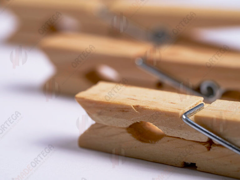 PINZAS DE MADERA | Madeortega Ecuador